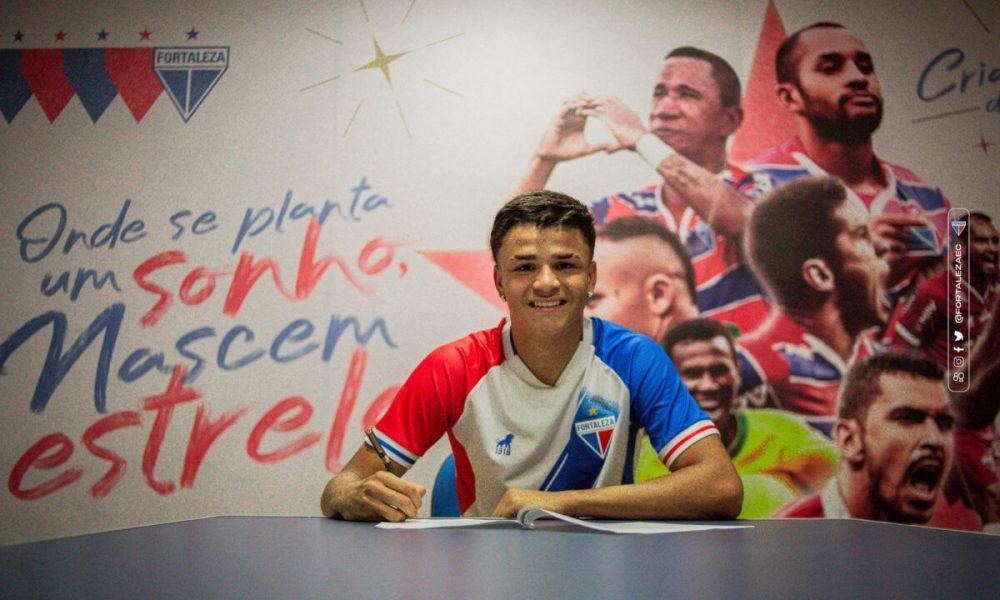 Destaque da base Tricolor, Daniel Troiano é oficializado como reforço ...